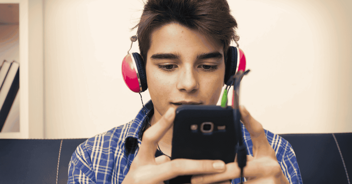 Managing online stranger danger | Internet Matters