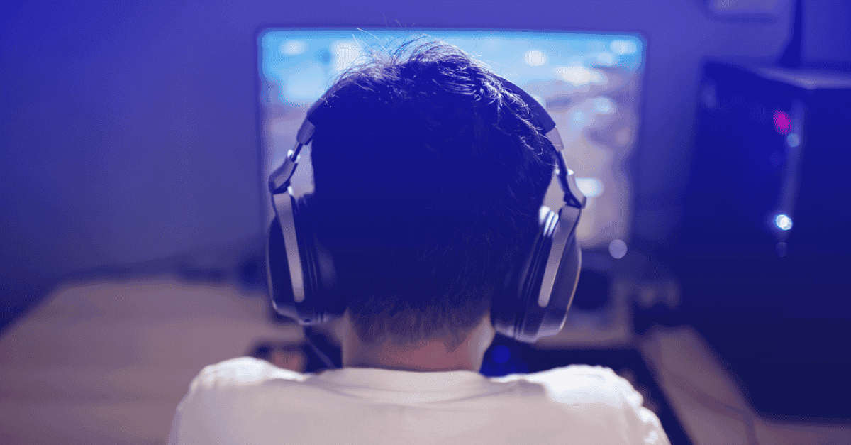 Mum protecting child from inappropriate content | Internet Matters